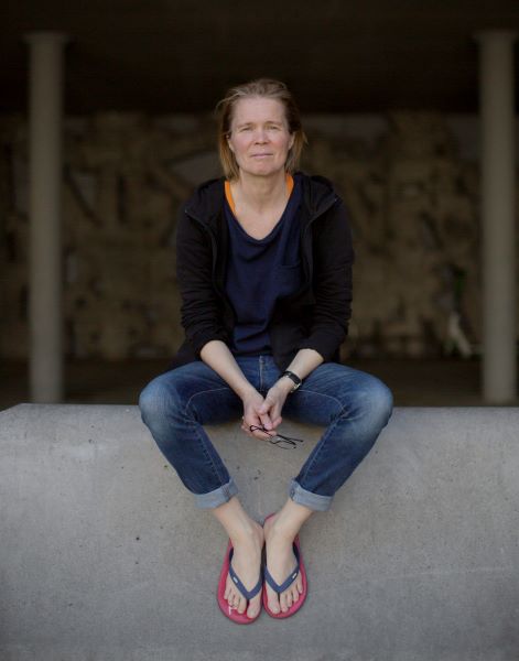 Ia Genberg: Yksityiskohdat – August-palkittu kirja herätti ...